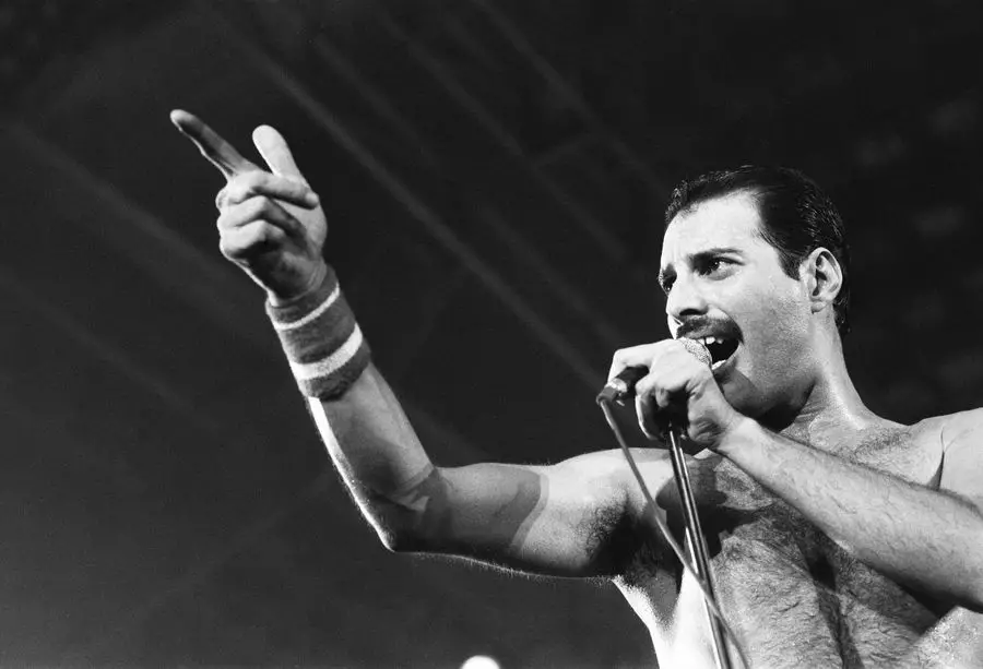 Mgbe Freddie Mercury wepụrụ cocaine n'isi dwarf