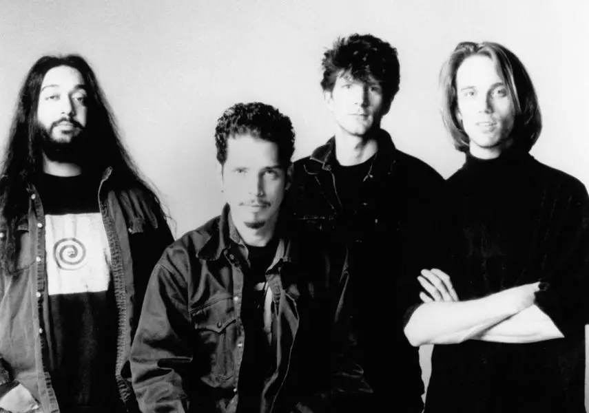 Soundgarden جي 'Down on the Upside' کان 25 سال اڳ