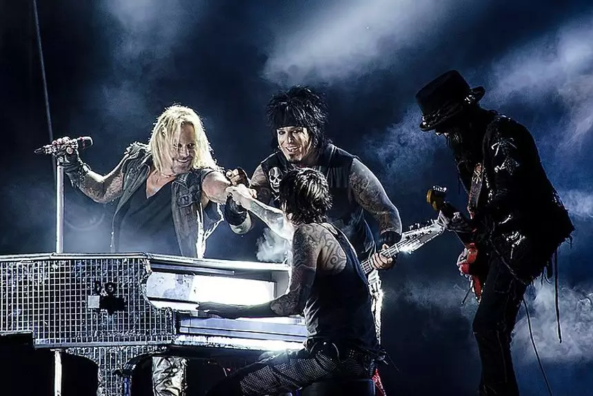 Cómo el bajista de Mötley Crüe, Nikki Sixx, sobrevivió a la muerte