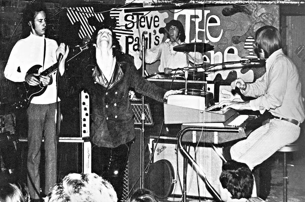 Ta inn herligheten til The Doors med "Crystal Ship" og "Light My Fire" i 1967