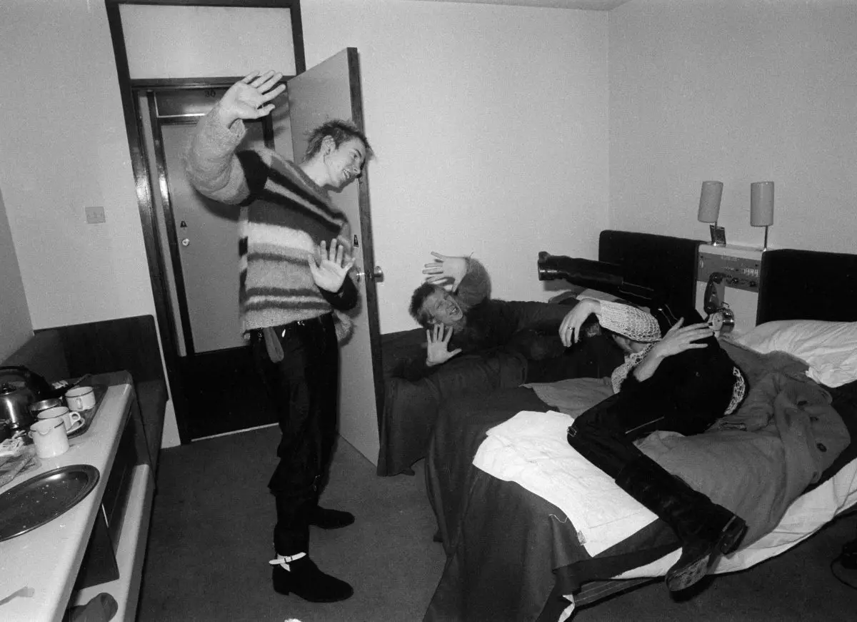 Sex Pistols - Johnny Rotten, Paul Cook en Glen Matlock, Anarchy Tour. 'Geen publiciteit'. 1976