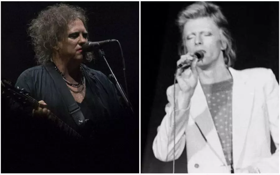 David Bowie ag seinnt beo le Robert Smith de chuid The Cure