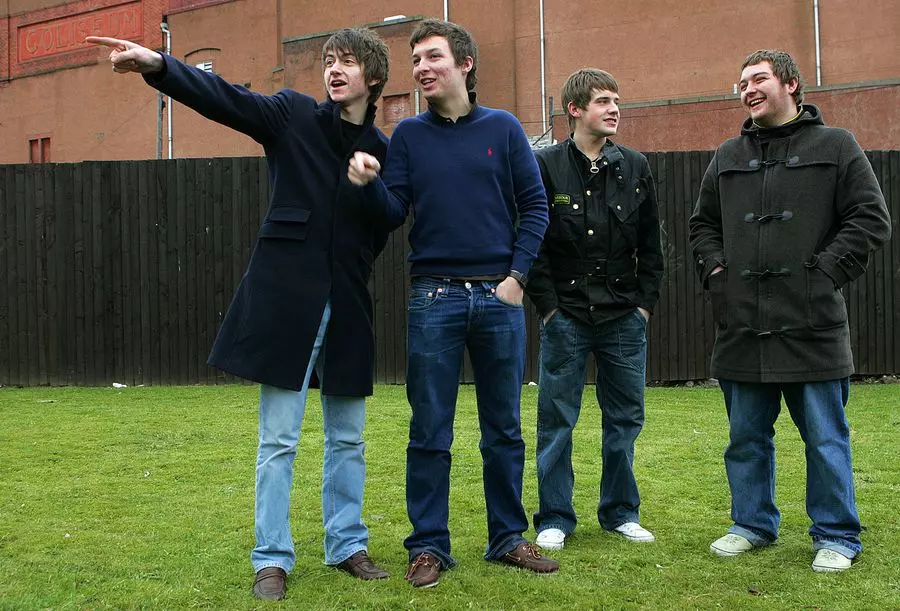 Αυτό έπαιξαν οι Arctic Monkeys στην πρώτη τους συναυλία