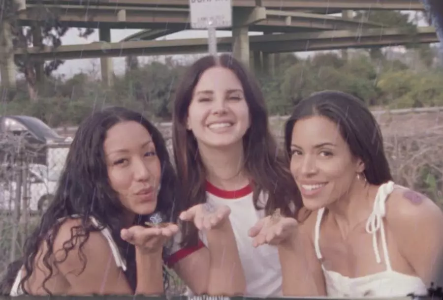 Lana Del Reys teilt das Video „Norman Fucking Rockwell“.