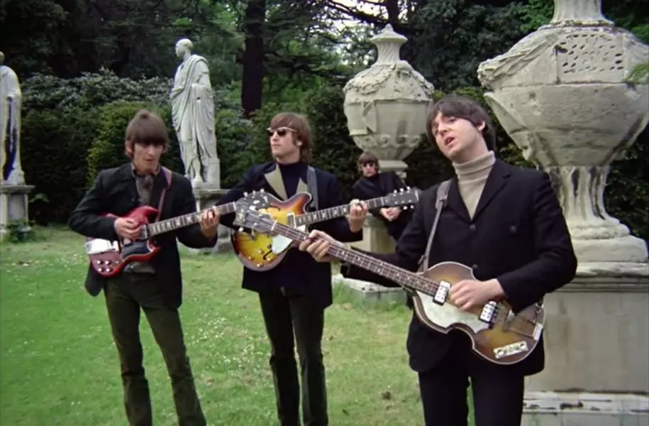 George Harrisonin eristetyt kitarat Beatlesin Helter Skelterissä
