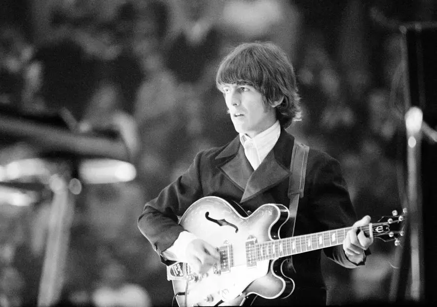 George Harrison's cais guitar ntawm The Beatles' 'Ib yam'