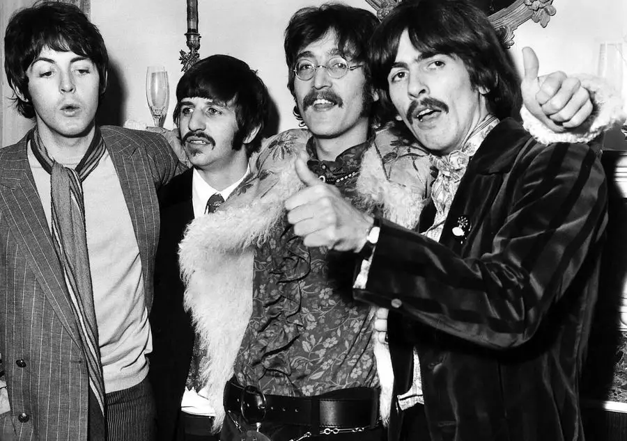 Kial la BBC malpermesis la kanton de The Beatles 'A Day in the Life'? 10798_2