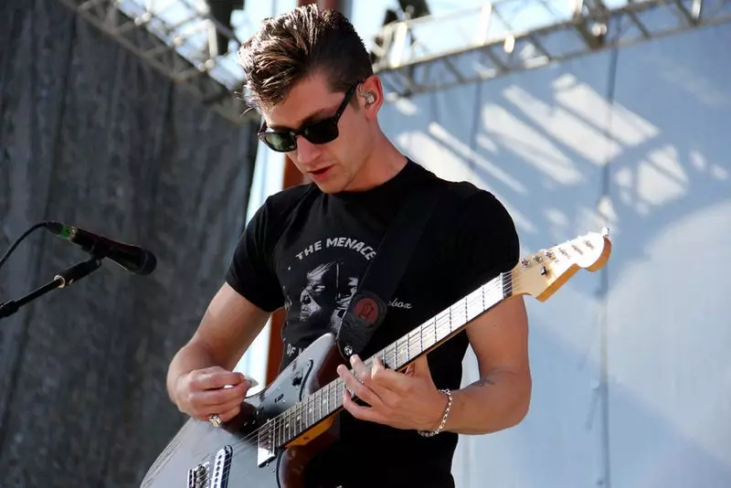 Alex Turner nan Arctic Monkey pataje album li pi renmen