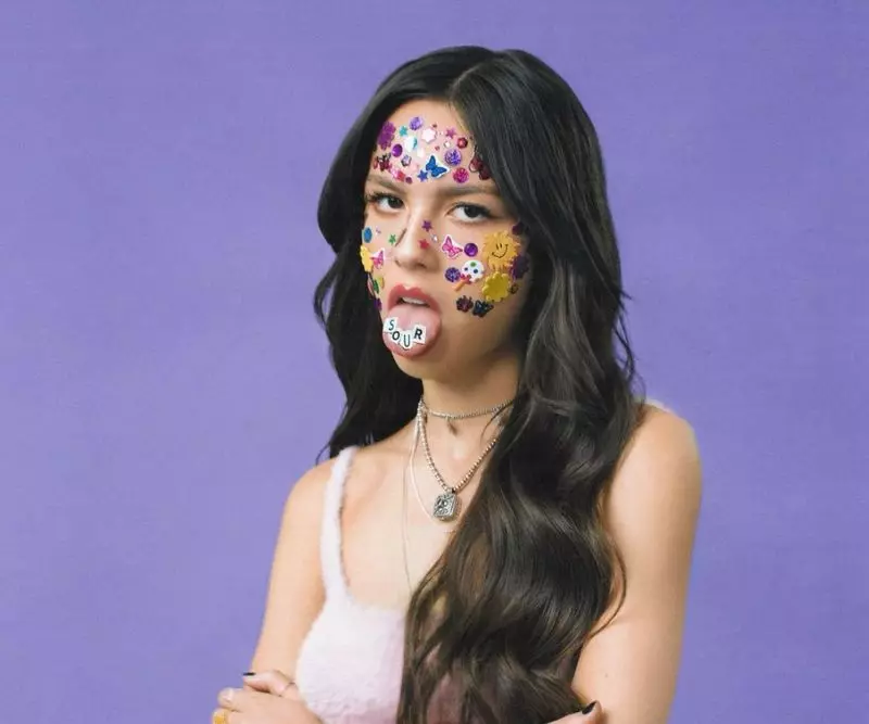 Olivia Rodrigo rincian album debut 'Sour'