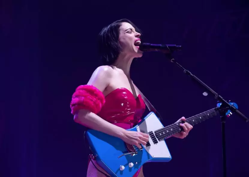 St Vincent ngagoda single anyar 'Pay Your Way In Pain'