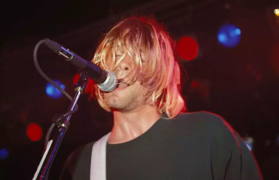 Ma ev strana Nirvana ya Kurt Cobain ji eroînê re bû?