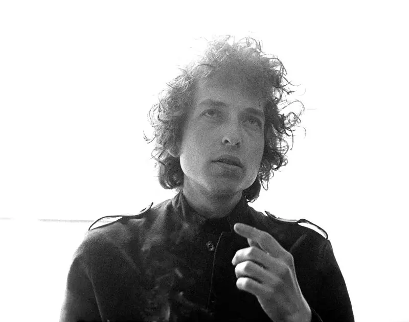 វីដេអូដ៏កម្ររបស់ Bob Dylan បង្ហាញពីបច្ចេកទេសកាត់