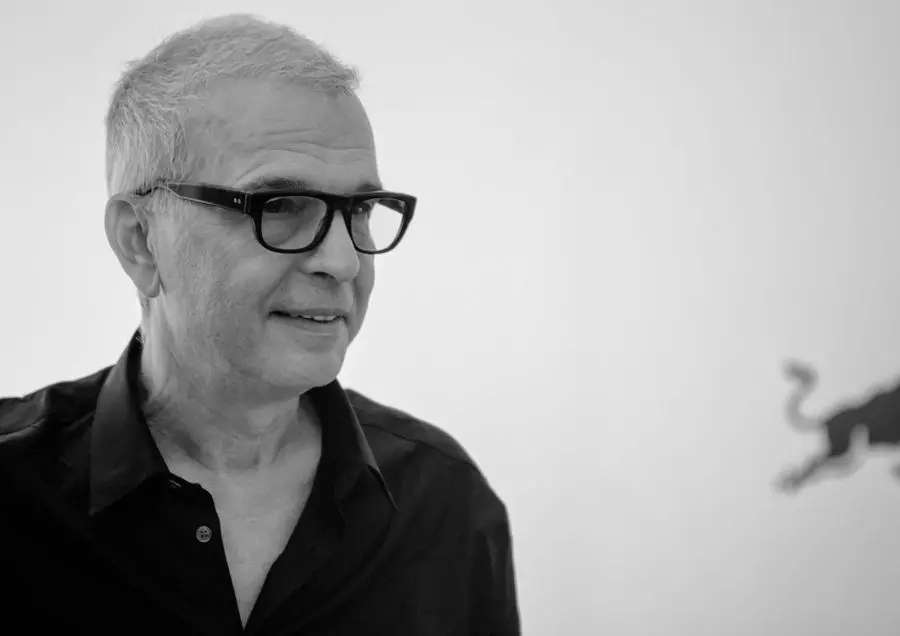 Tony Visconti uvádza zoznam obľúbených skladieb, na ktorých kedy pracoval