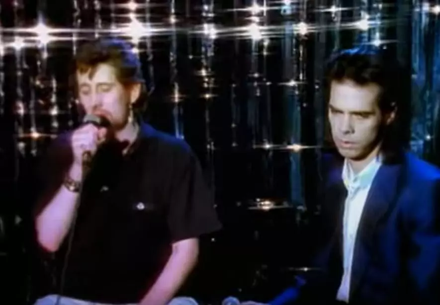 Nick Cave & Shane MacGowan mengcover 'What A Wonderful World'