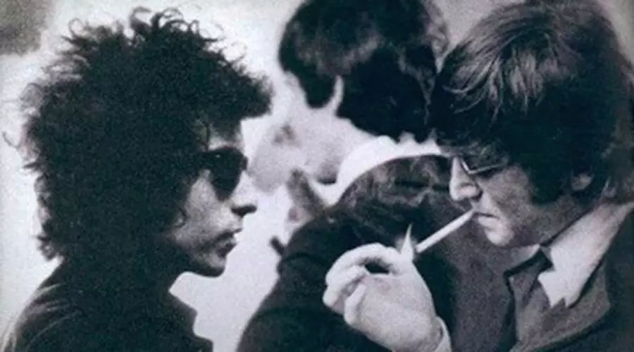 Bob Dylanek nola eragin zuen Beatlesen