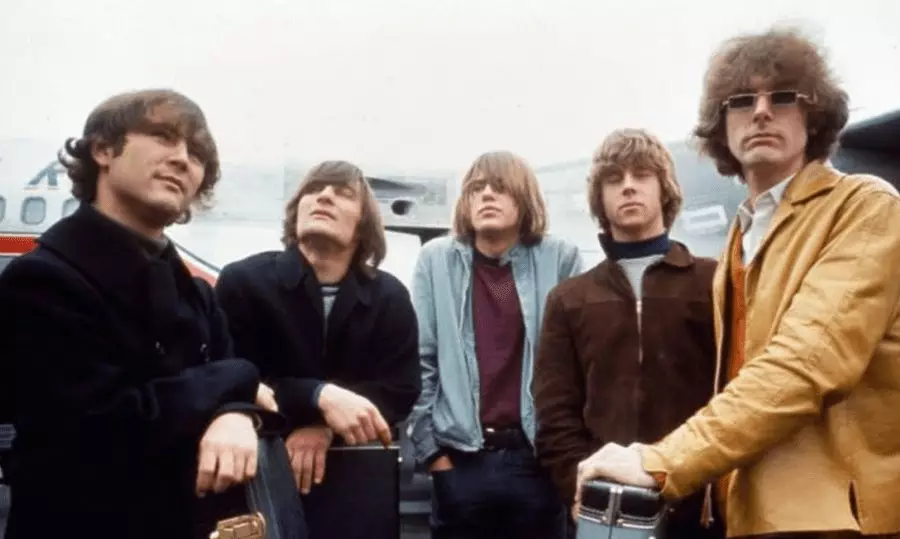 The Byrds voeren 'Chimes of Freedom' uit in Monterey