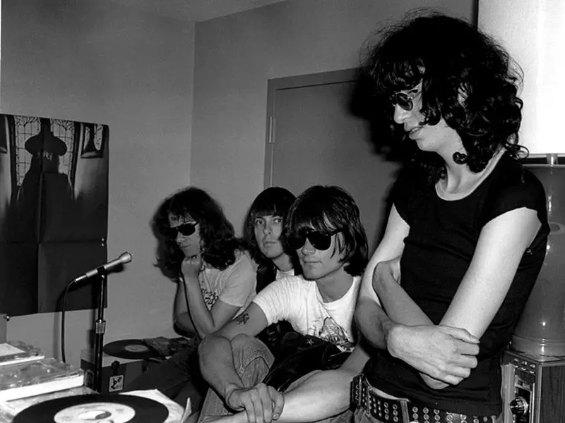 Ketika Ramones mengumumkan pengunduran diri mereka di Howard Stern