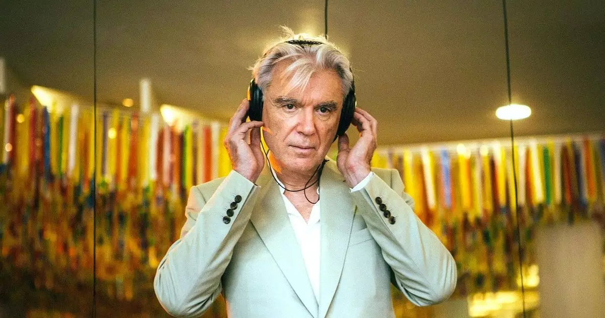 David Byrne bejelentette az "American Utopia" új albumát, és vadonatúj dalt oszt meg