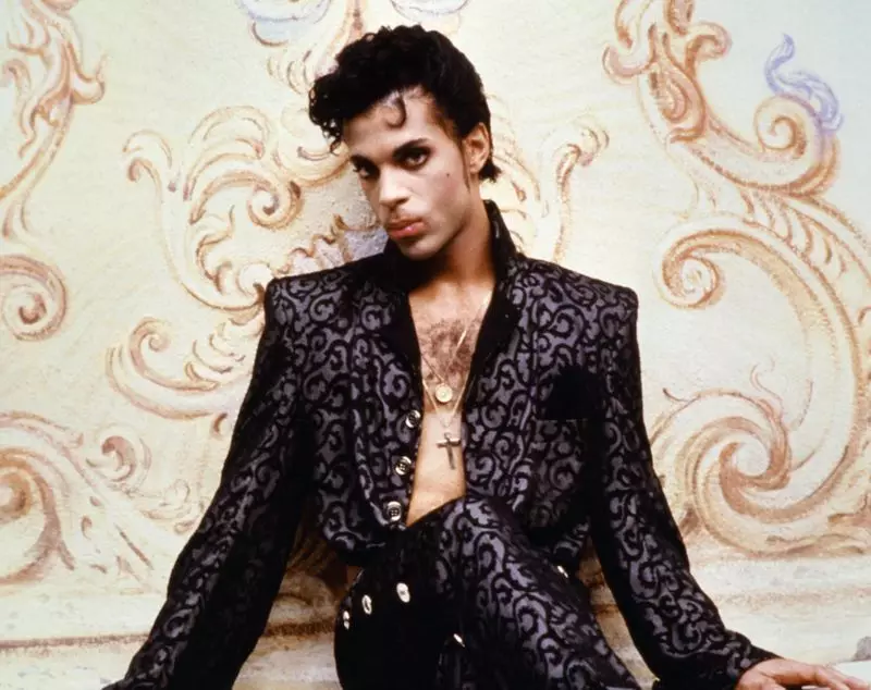 Zaka 40 zazaka zandale za Prince, 'Controversy'