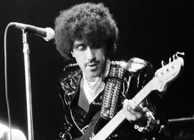 Basse isolée pour "The Boys Are Back In Town" de Thin Lizzy