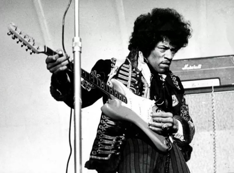 Jimi Hendrix는 1968년 Miami Pop에서 'Foxey Lady'를 연기합니다.