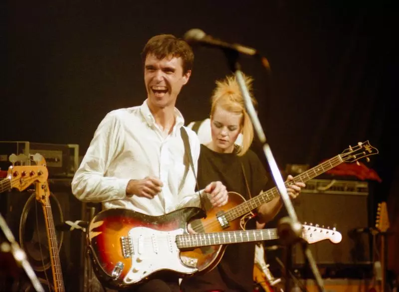 Talking Heads "قاتل روانی" را به صورت زنده در کلاب Mudd، 1979 بازی می کند