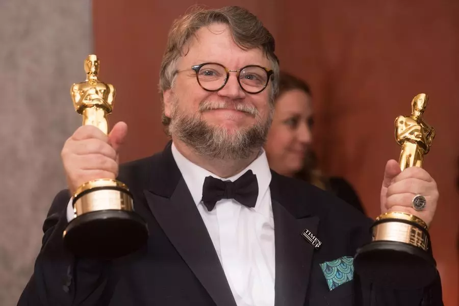 Dewisodd Guillermo Del Toro y 10 ffilm orau a wnaed erioed