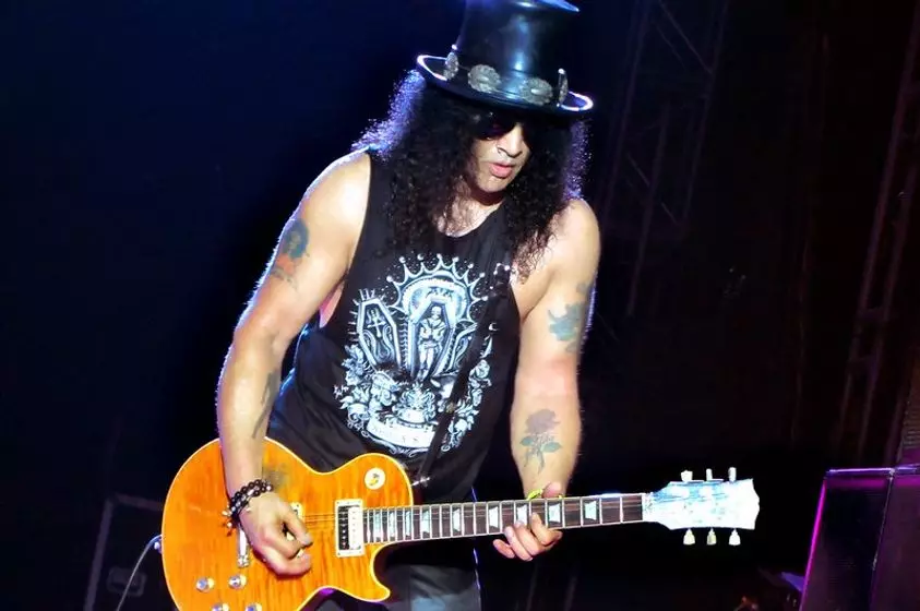 Aerosmith가 Guns N Roses의 Slash가 기타를 픽업하게 한 방법