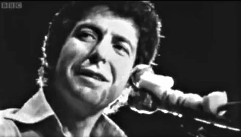 Lauschtert erëm dem Leonard Cohen säi chaotesche Concert zu Tel Aviv
