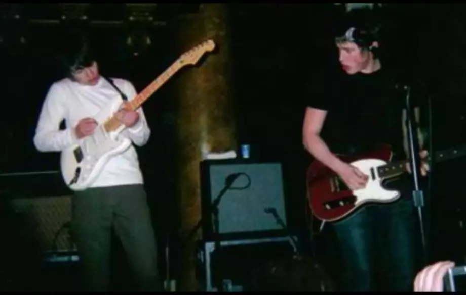 Arctic Monkeysi esimene live-esinemine The Grapes, Sheffield