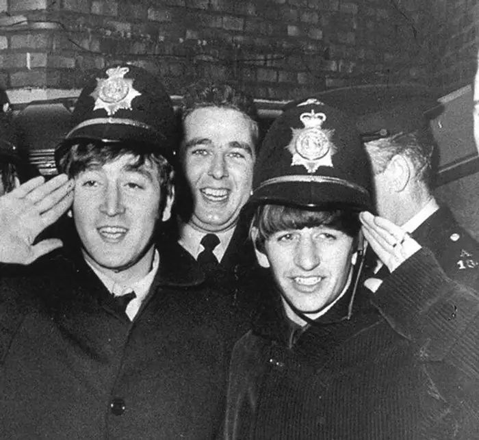 John Lennons oprechte ansichtkaarten aan Ringo Starr
