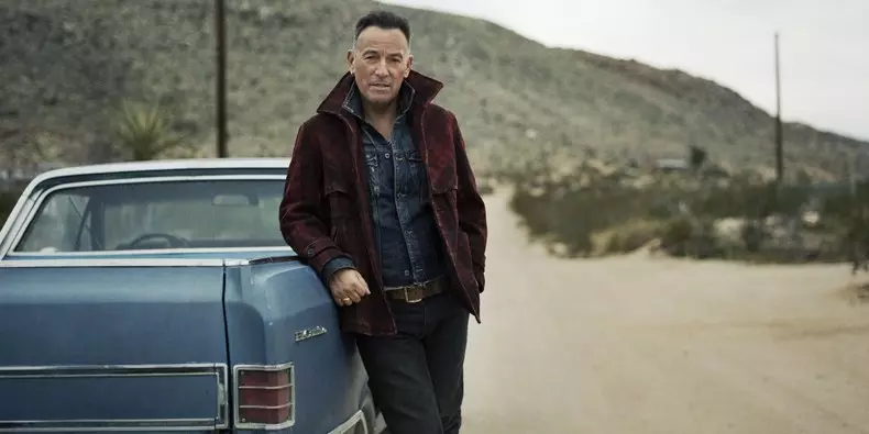 Bruce Springsteen සහ John Mellencamp නව තනි තනිව බෙදා ගනී