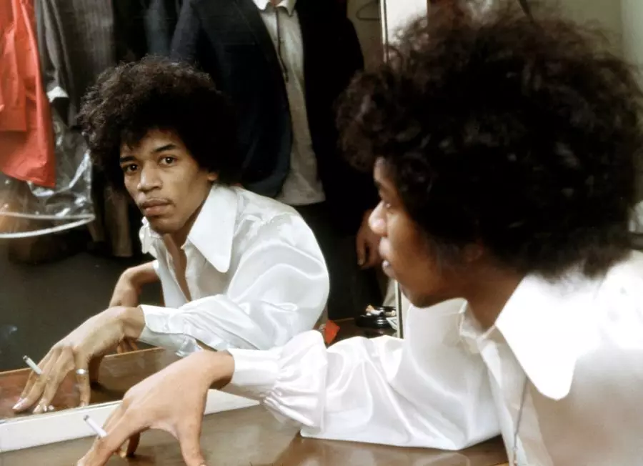 Masa ikonik Jimi Hendrix menghadiri pertunjukan Rolling Stones