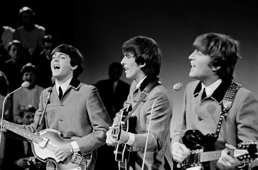 Beatles-liedjie Lennon & McCartney het "oogappel tot oogappel" geskryf