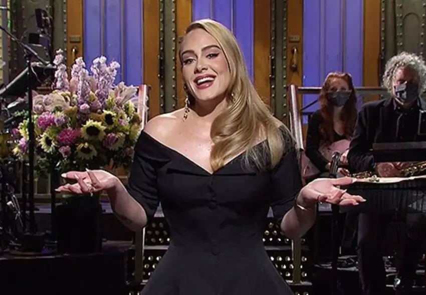 Gade pèfòmans Adele kòm animatè 'Saturday Night Live'