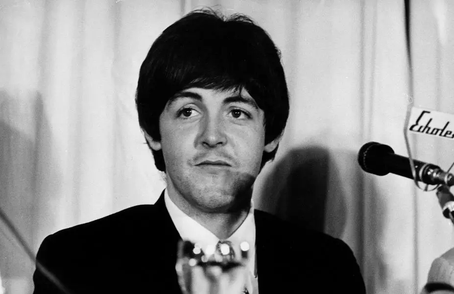 La koncerto kiu inspiris Paul McCartney aĉeti gitaron