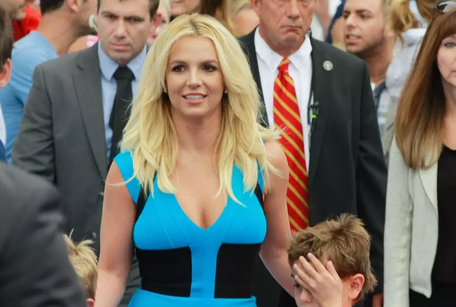 Britney Spearsi isa peatati konservaatoriametist