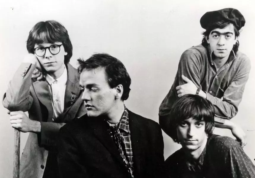 څنګه R.E.M. نږدې د 'ملګرو' لپاره د موضوع ټون جوړ شوی