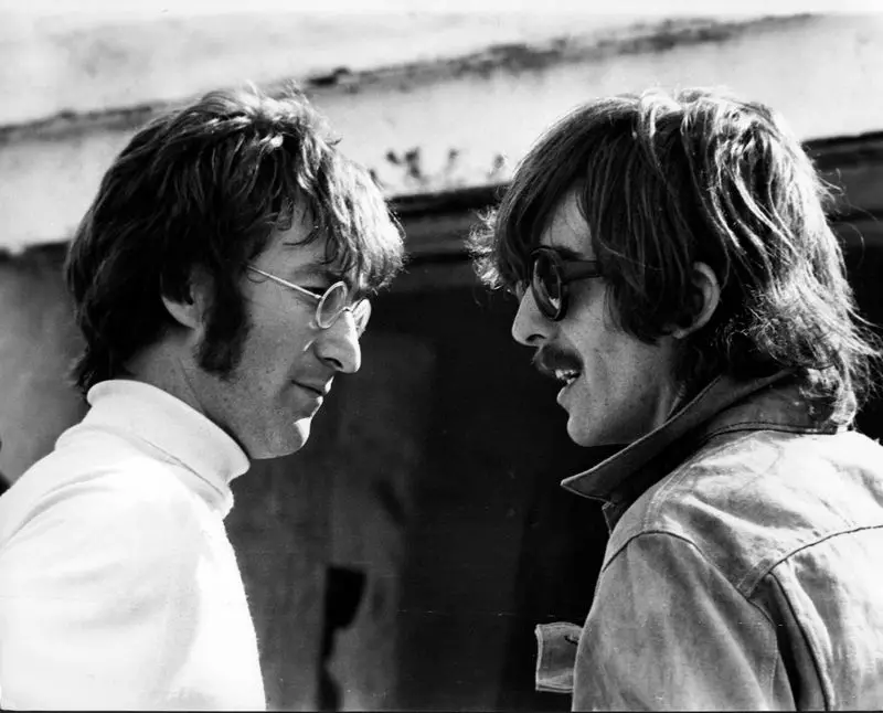 George Harrison na John Lennon safari ya kwanza ya LSD