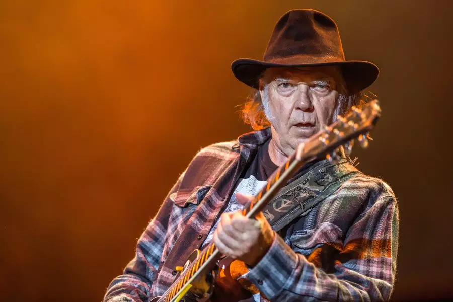 Nega Neil Young "Musiqa haqida OD" qilishni xohlamaydi