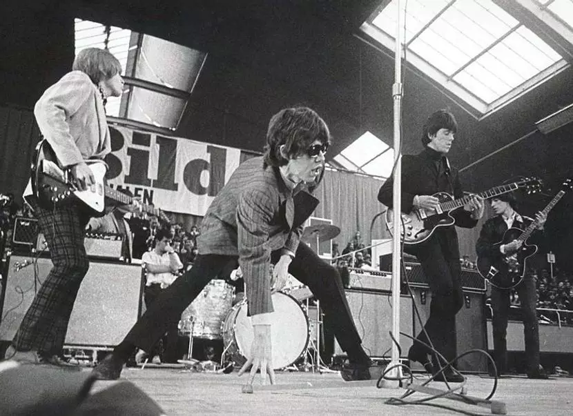 Rolling Stones gör sin TV-debut i Storbritannien 1963