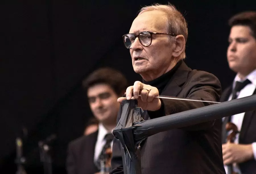 Hans Zimmer earbetoan oan Ennio Morricone: "Icons Are Forever"