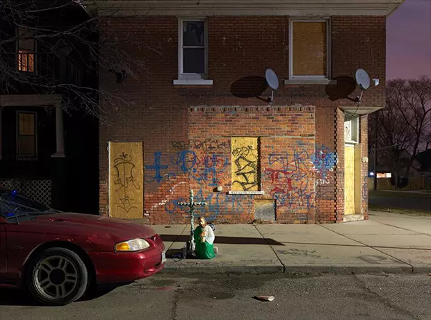 Dave Jordanos eksponerende bilder av Detroit etter mørkets frembrudd
