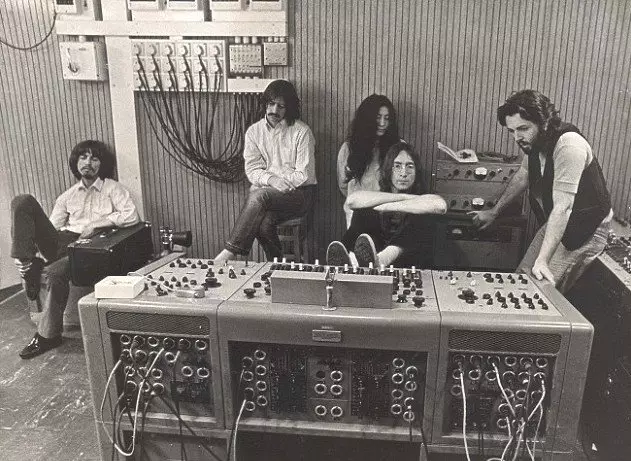 Yoko Ono 'geheimes Tagebuch' bei der Synchronisation über das 'Weiße Album' der Beatles