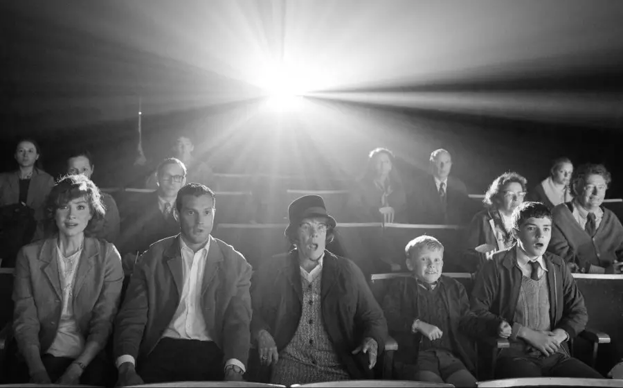 Nonton trailer anyar kanggo film Kenneth Branagh 'Belfast'