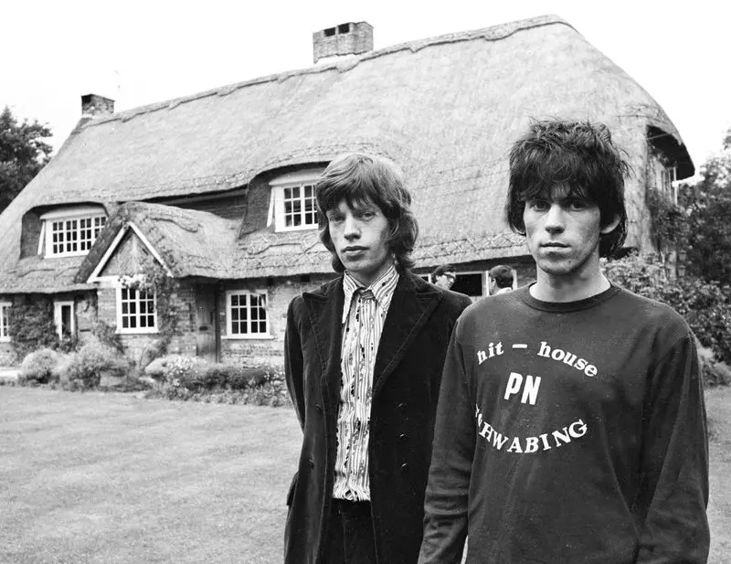Strana Rolling Stones Mick Jagger bi navê "naîve"