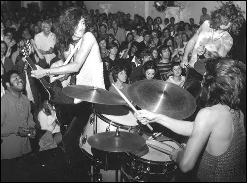 Led Zeppelin-ek duela 50 urte jo zuen lehen aldiz elkarrekin, gaur, 1968