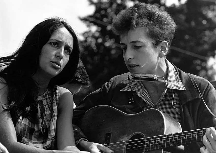 Bob Dylan rezultas ĉe The March on Washington en 1963