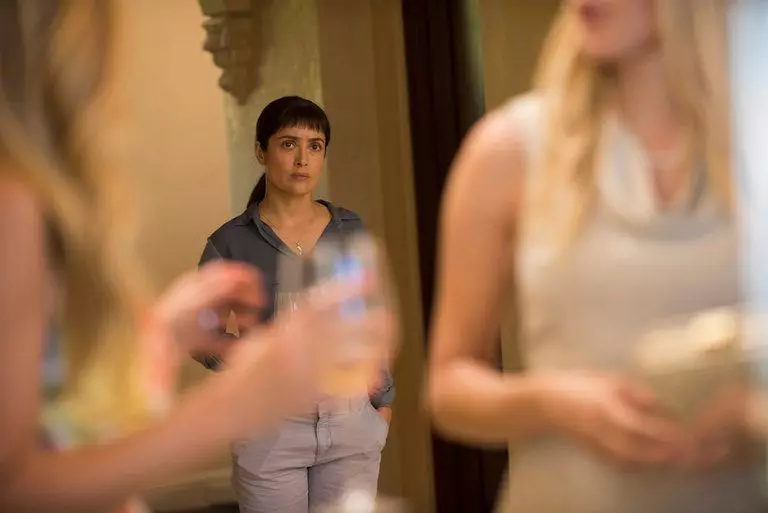 Crítica do filme: Salma Hayek e Chloë Sevigny em 'Beatriz At Dinner'