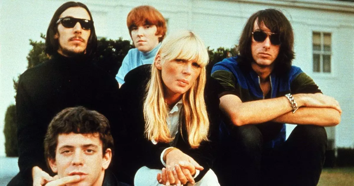 The Velvet Underground se apresentam no filme de Andy Warhol, 1967